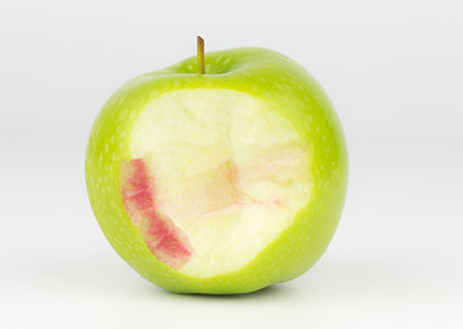 BLEEDING GUMS CAN BE SIGN OF A LARGER PROBLEM, BEWARE! - Kauvery Hospital